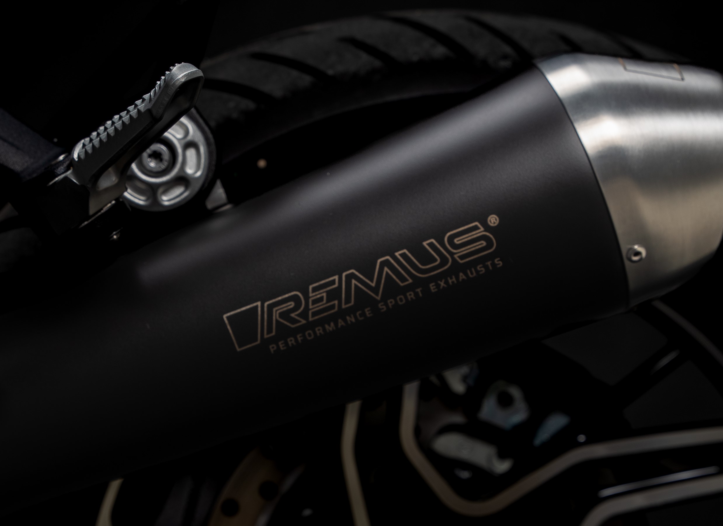 exhaust system BMW R12 R12 nineT Remus Exhaust System Race Black Remus